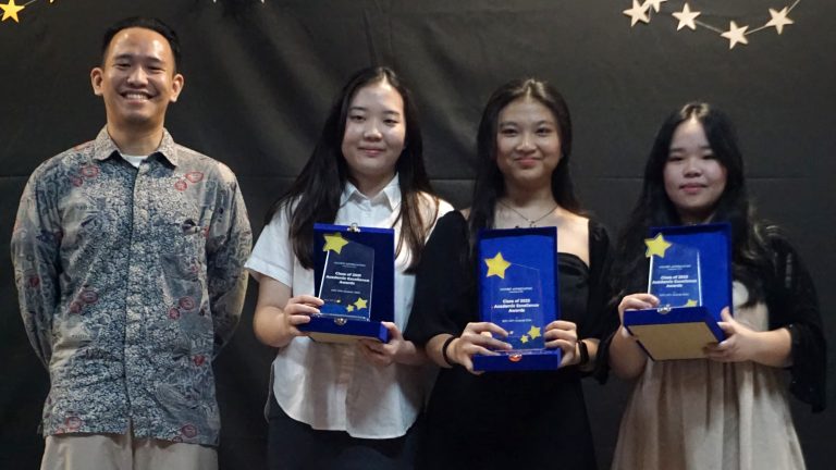 DKV UPH Awards Night 2024 - UPH Visual Communication Design